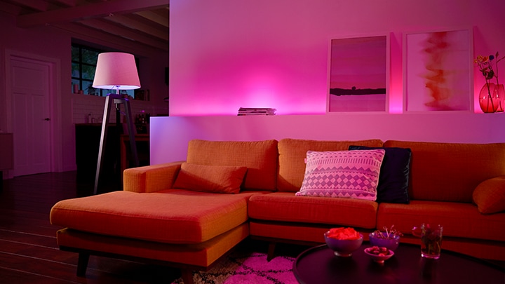 Calming lights for a peaceful living room | Philips Lighting